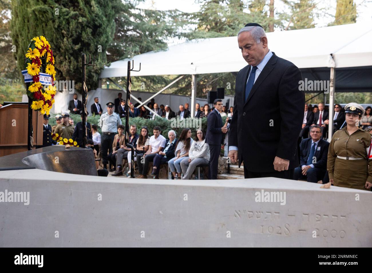 Israeli Prime Minister Benjamin Netanyahu stands before the grave of ...