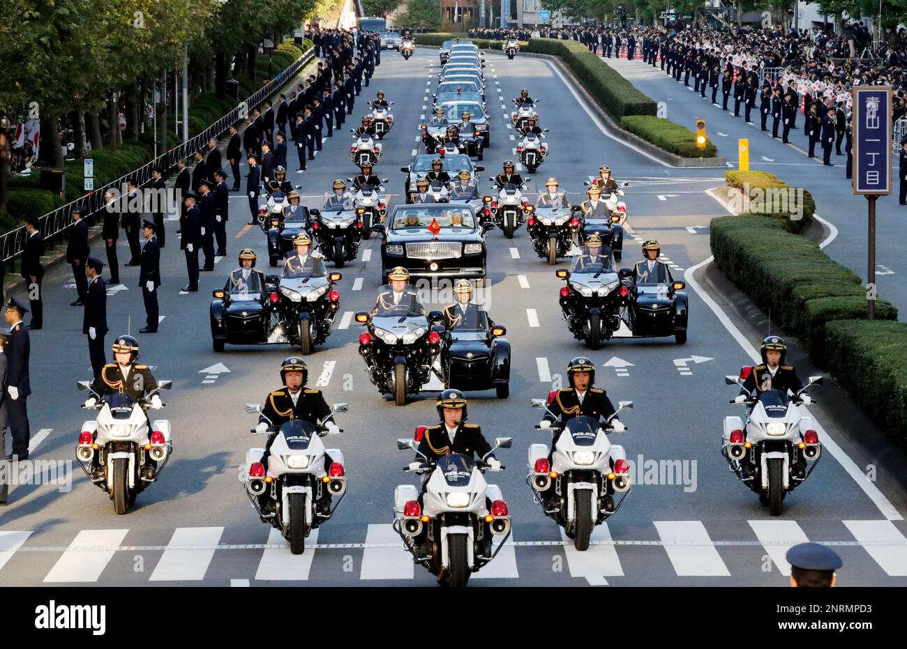 The royal motorcade of Japanese Emperor Naruhito and Empress Masako ...