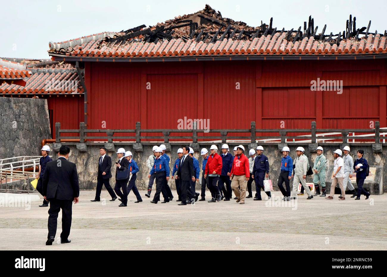 Two days after Shuri Castle fire A part of Shuri Castle is open to ...