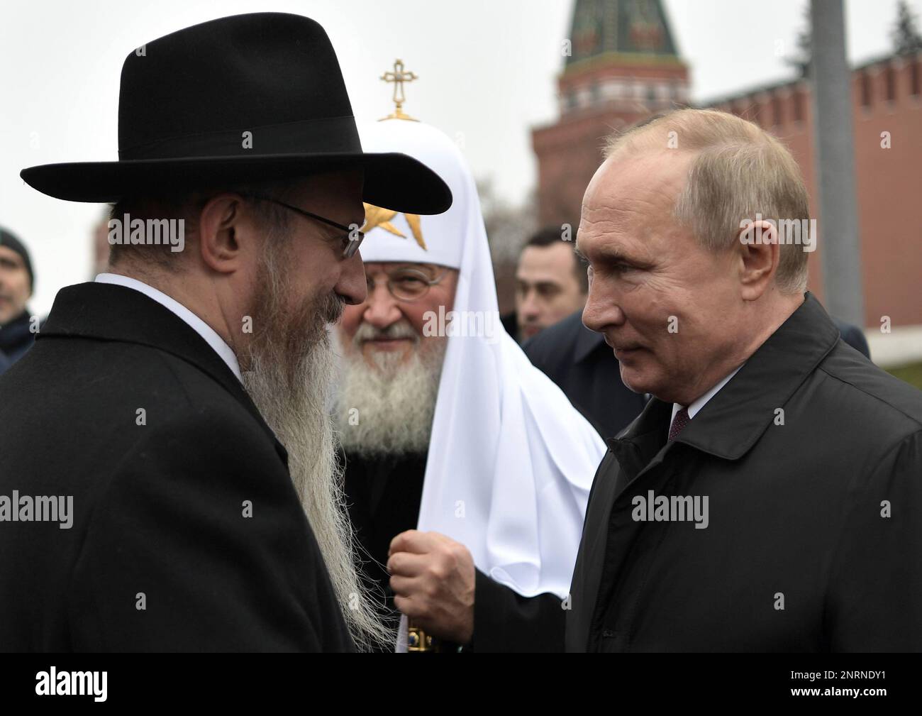 Russian President Vladimir Putin talks with Russia's chief rabbi Berel ...