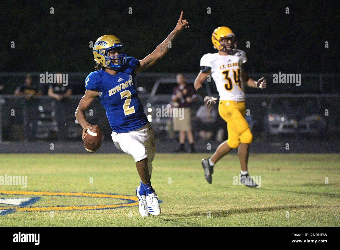 Osceola quarterback Davon Wells (2) celebrates in front of St. Cloud's ...