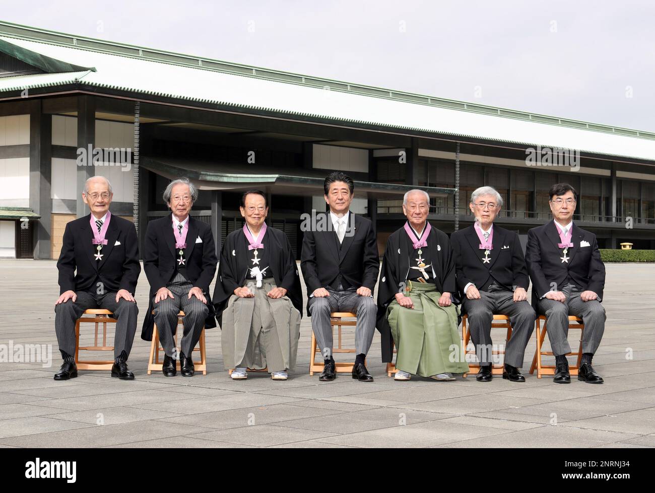 (L-R) Nobel chemistry prize winner Akira Yoshino, Mathematical ...