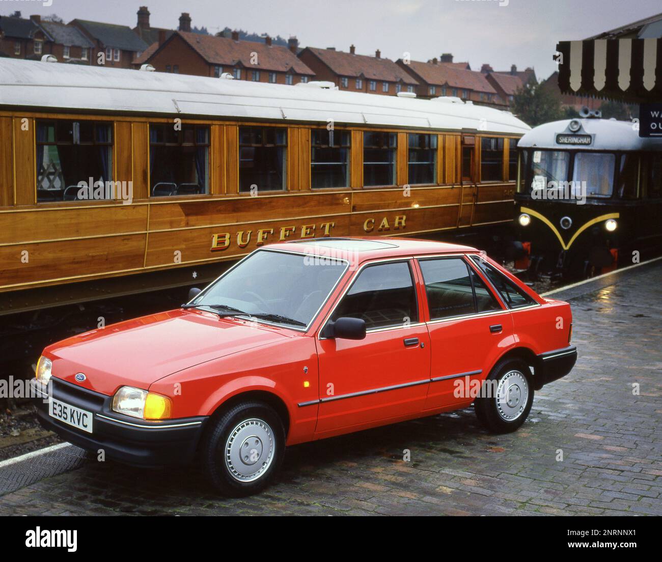 1988 Ford Escort Ghia Stock Photo - Alamy