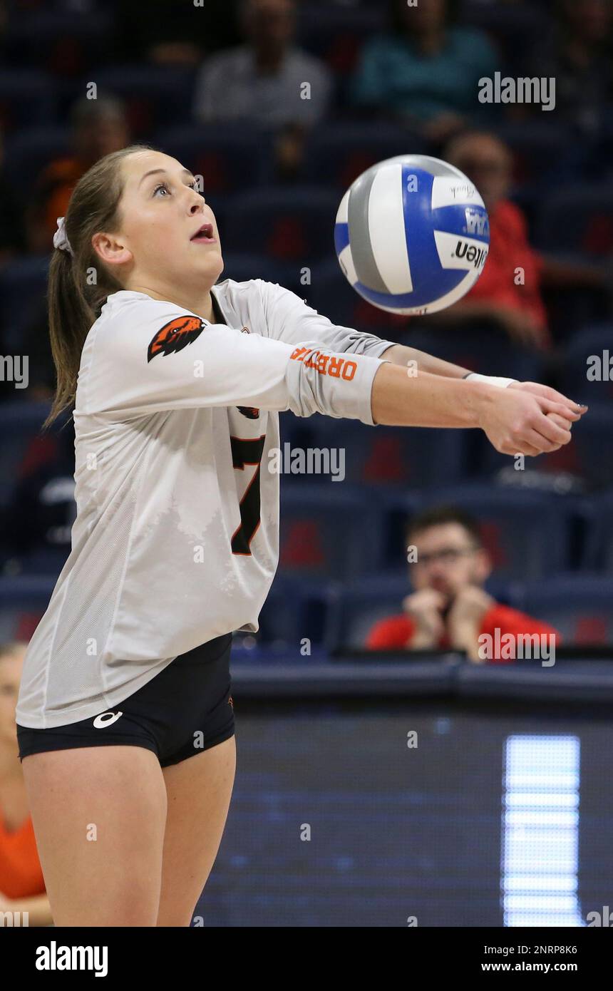 TUCSON, AZ - OCTOBER 25: Oregon State Beavers libero/defensive ...