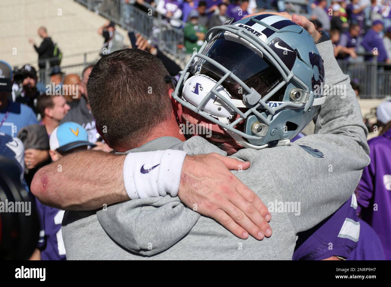 MANHATTAN, KS - OCTOBER 26: Kansas State Wildcats quarterback Skylar ...