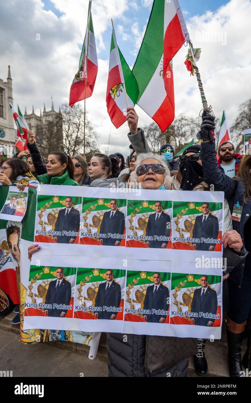 Mahsa amini protest in tehran 2022 hi-res stock photography and images ...