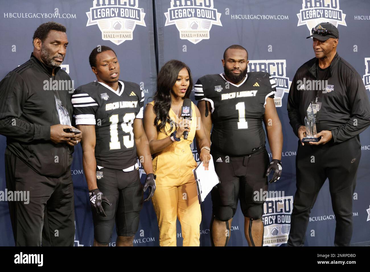Team Robinson wide receiver Xavier Smith (19) of Florida A&M and Team ...