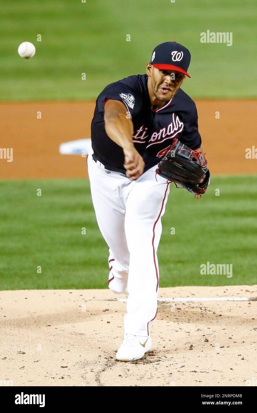 Washington Nationals starting pitcher Joe Ross throws during the first ...