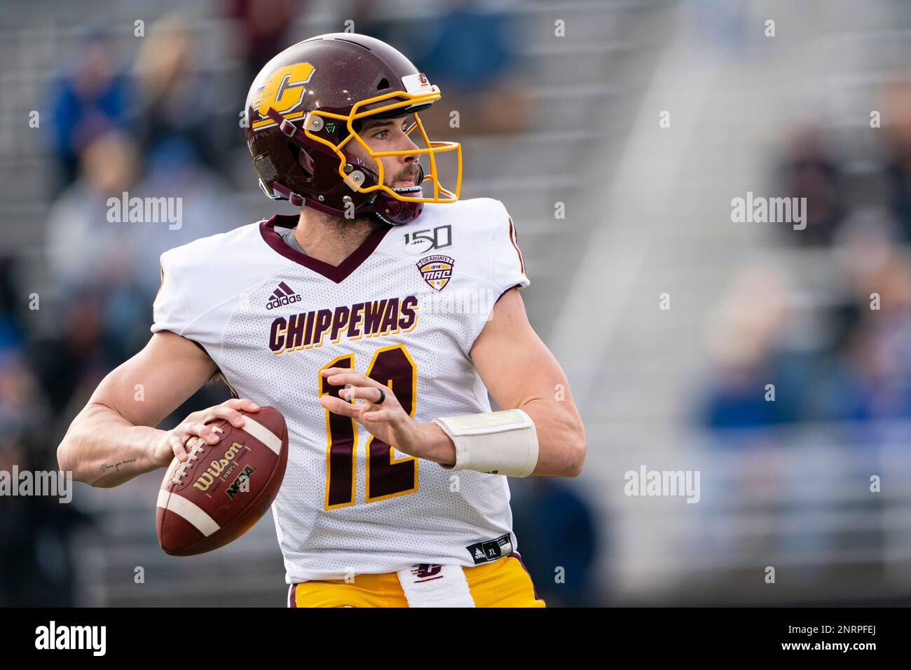 AMHERST, NY - OCTOBER 26: Central Michigan Chippewas Quarterback ...