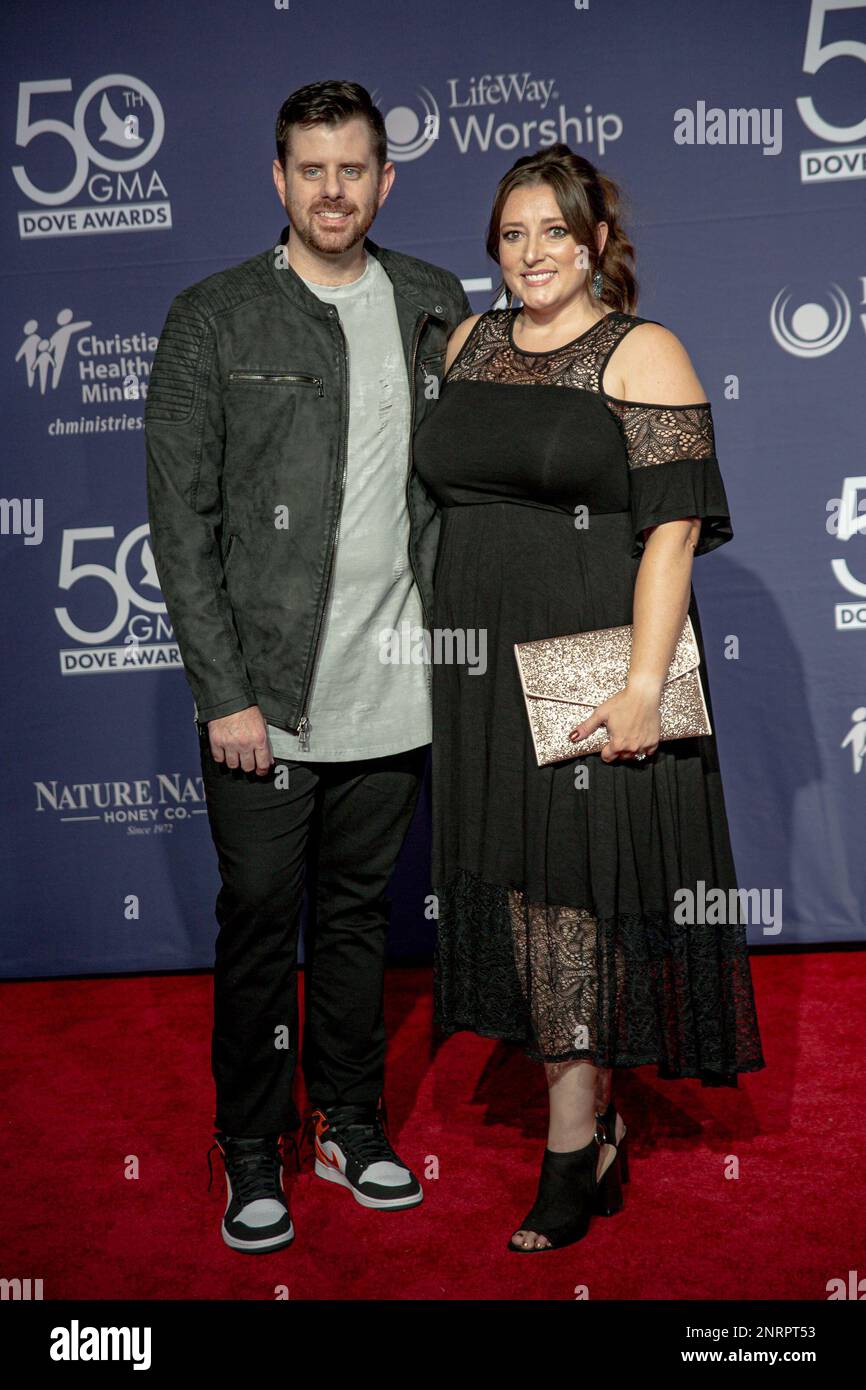 NASHVILLE, TN - OCTOBER 15: Jordan Sapp and Jessica Sapp on the red ...