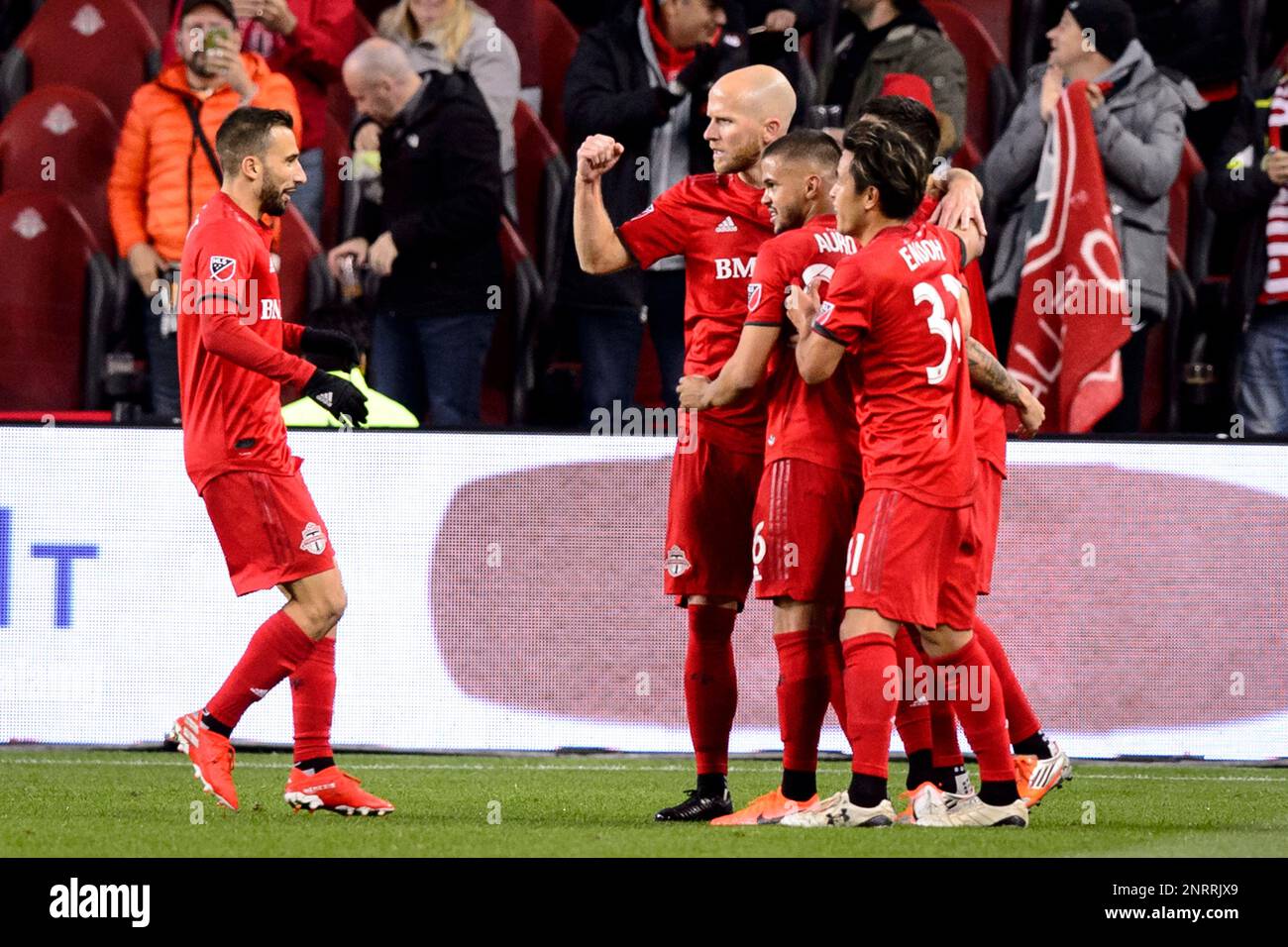 TORONTO, ON - OCTOBER 19: Michael Bradley (4) of Toronto FC and other ...