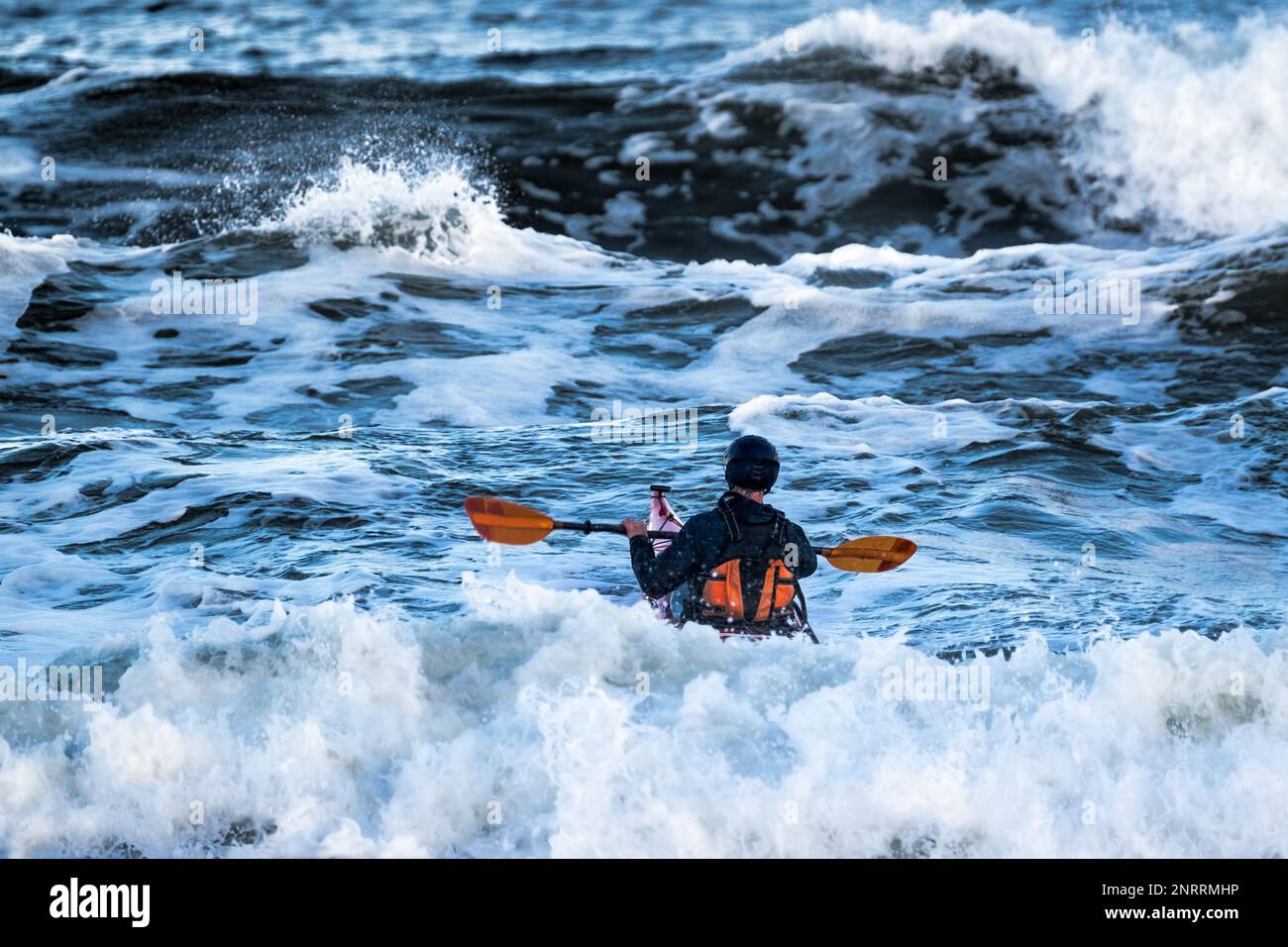 Kayaking in heavy seas Stock Photo - Alamy
