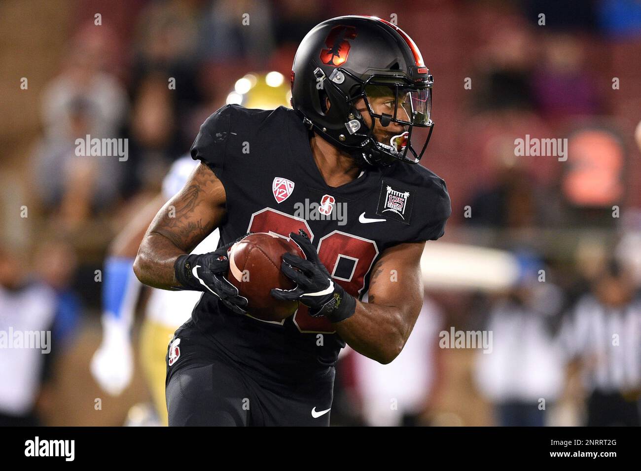 PALO ALTO, CA - OCTOBER 17: Stanford Cardinal running back Dorian ...
