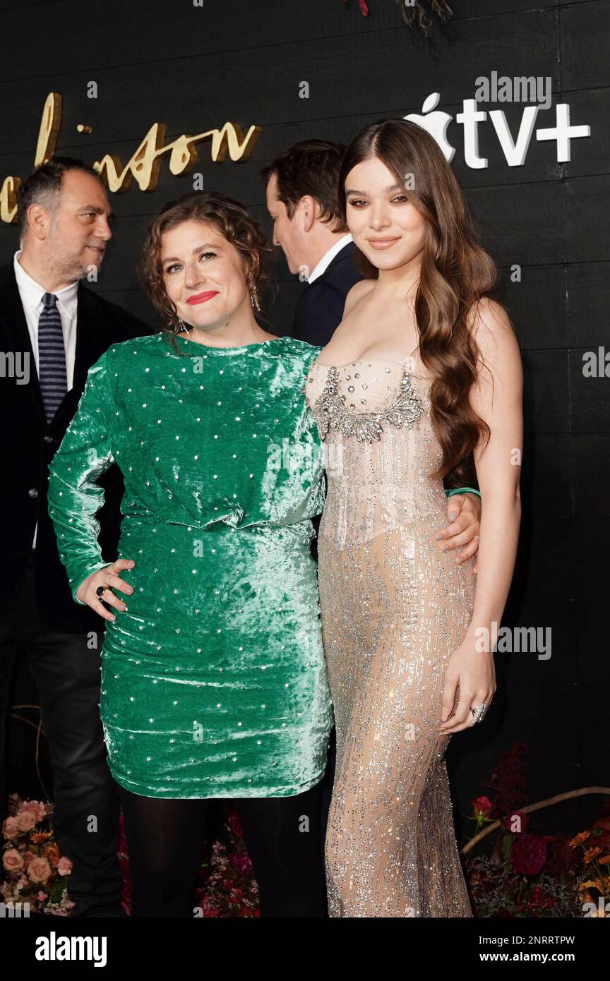 Photo by: John Nacion/STAR MAX/IPx 2019 10/17/19 Alena Smith and Hailee ...
