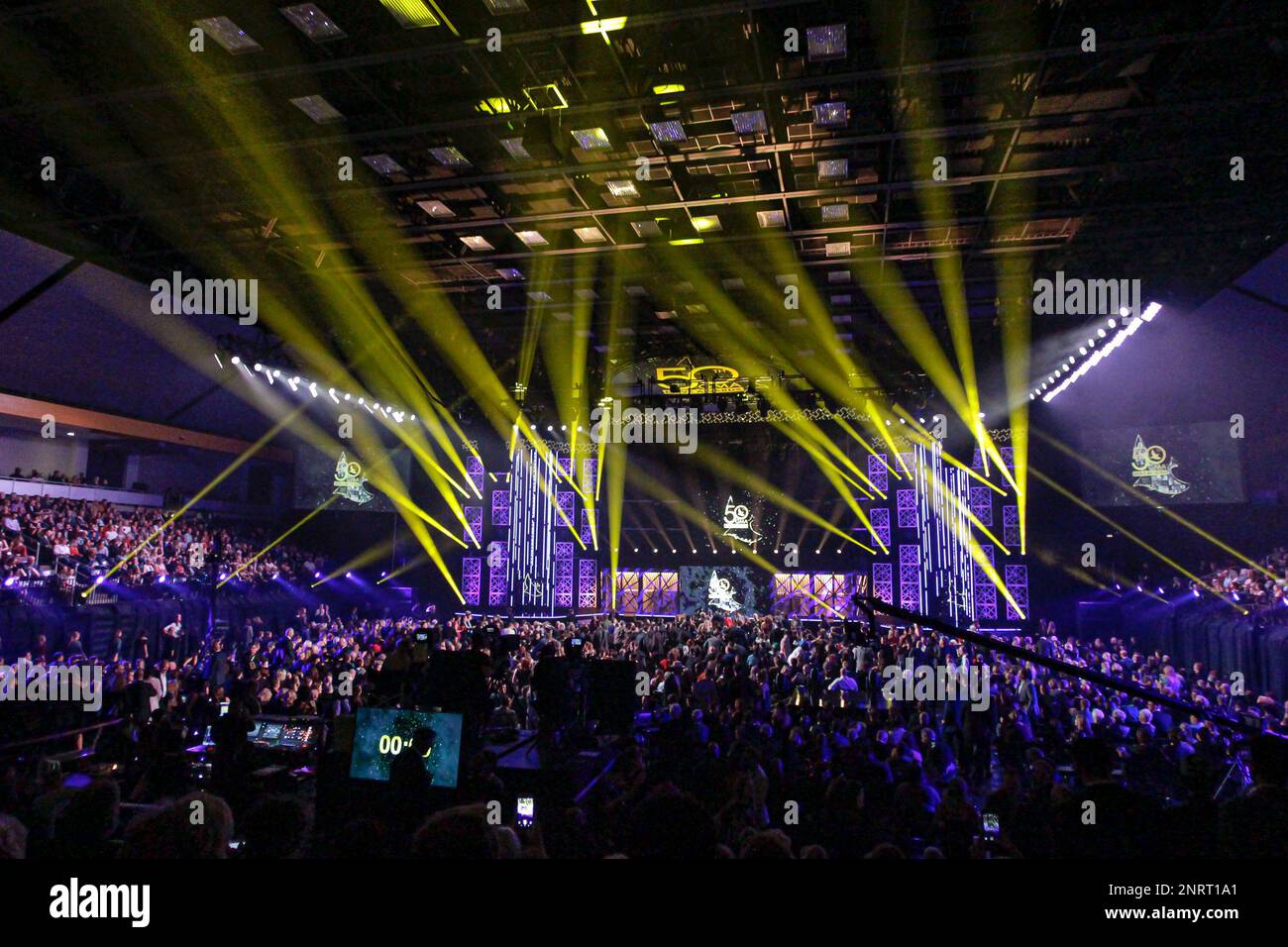 Icon sportswire hi-res stock photography and images - Alamy