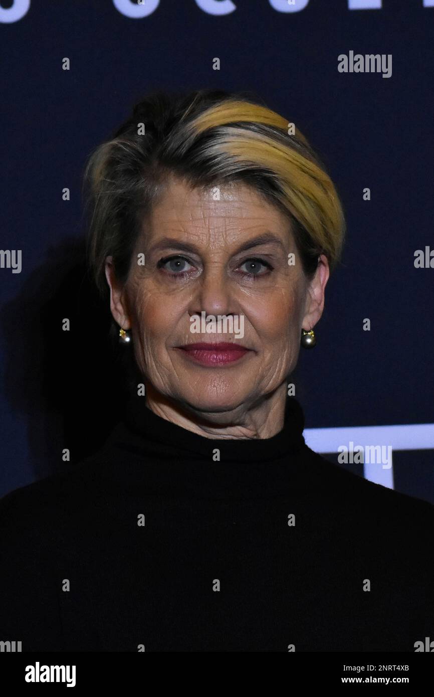 Photo by: CT/EPX/STAR MAX/IPx 10/14/19 Linda Hamilton at a press ...