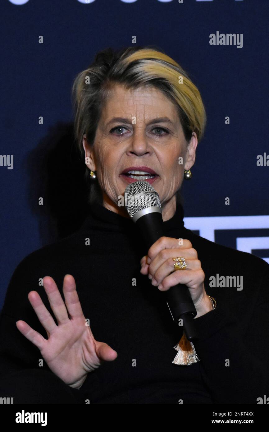 Photo by: CT/EPX/STAR MAX/IPx 10/14/19 Linda Hamilton at a press ...