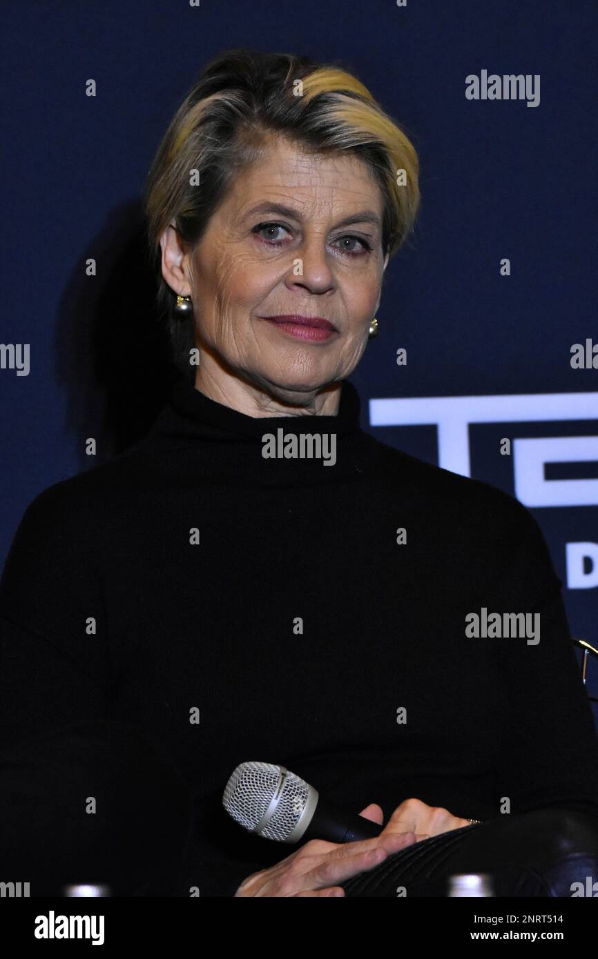 Photo by: CT/EPX/STAR MAX/IPx 10/14/19 Linda Hamilton at a press ...