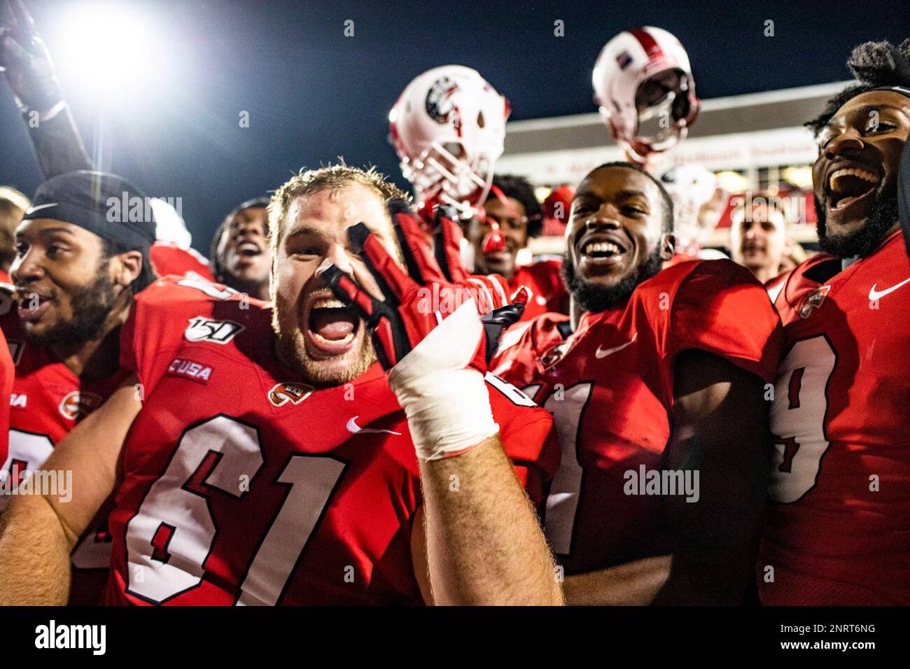Western Kentucky Hilltoppers offensive lineman Jordan Meredith (61 ...
