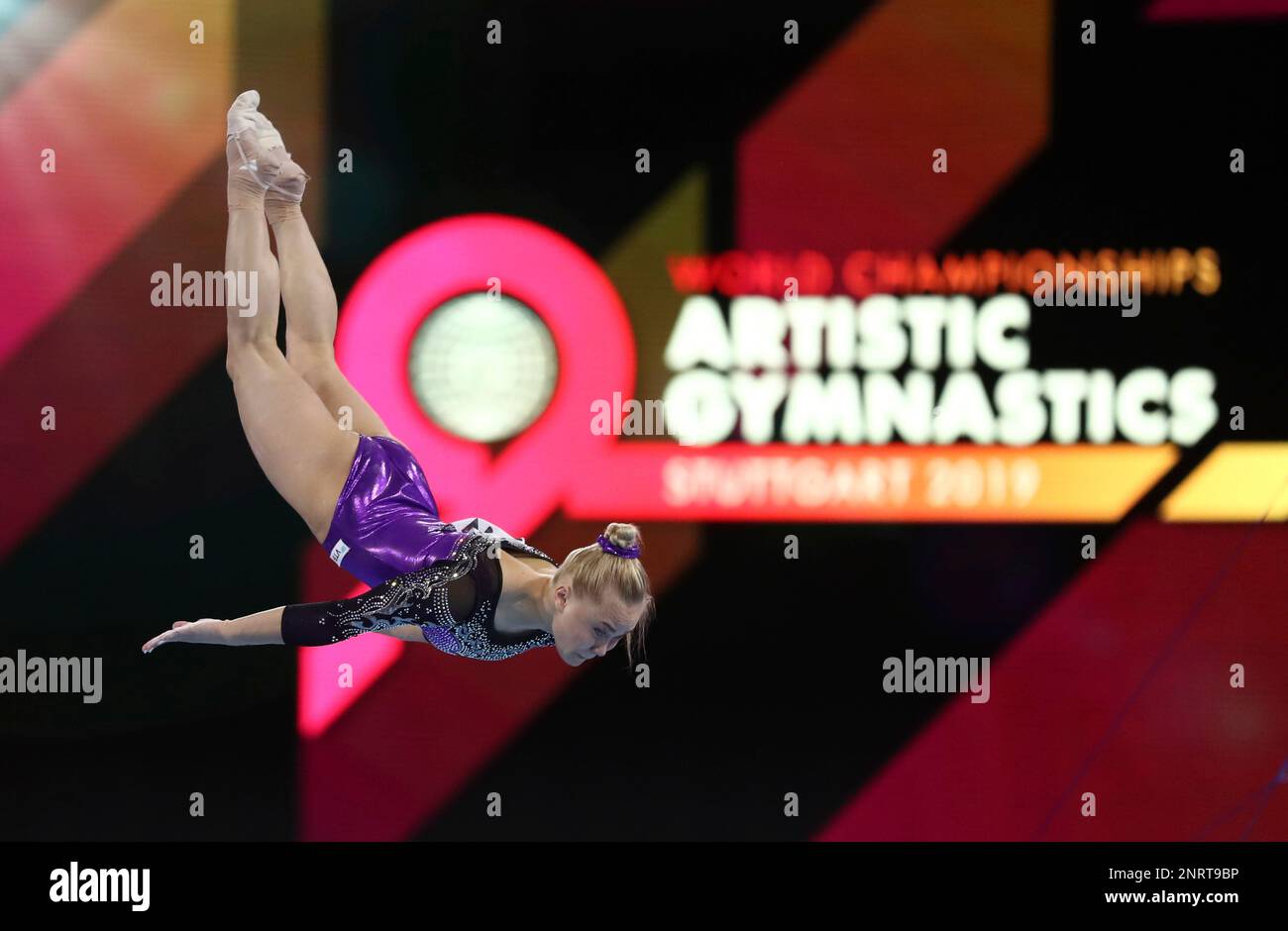 MELNIKOVA Angelina of Russia，bronze medalist performs the final ...