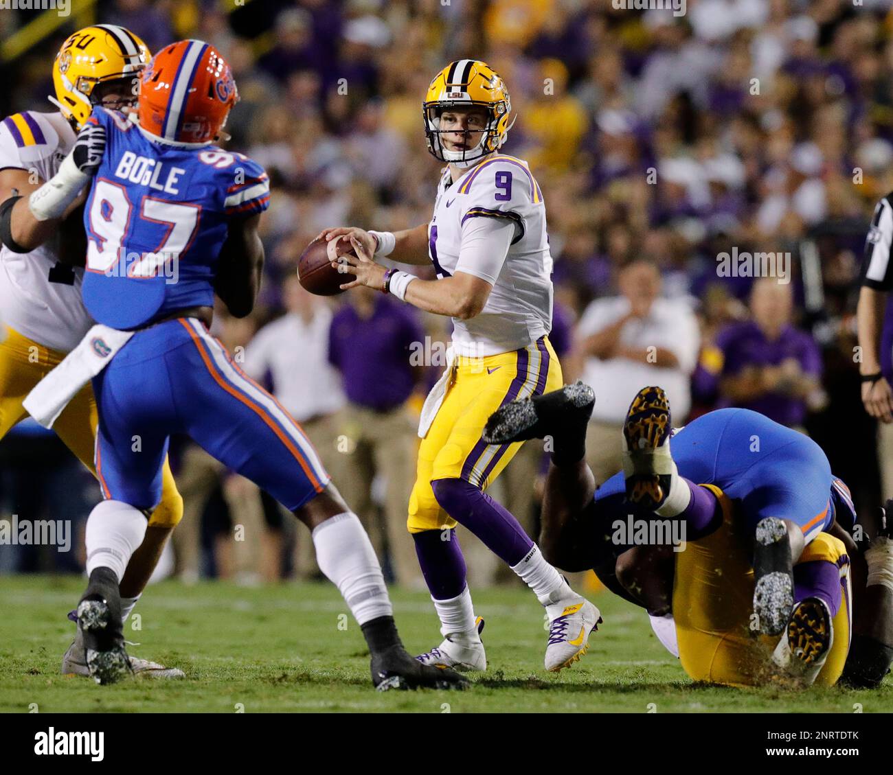 BATON ROUGE, LA - OCTOBER 12: LSU Tigers quarterback Joe Burrow (9 ...