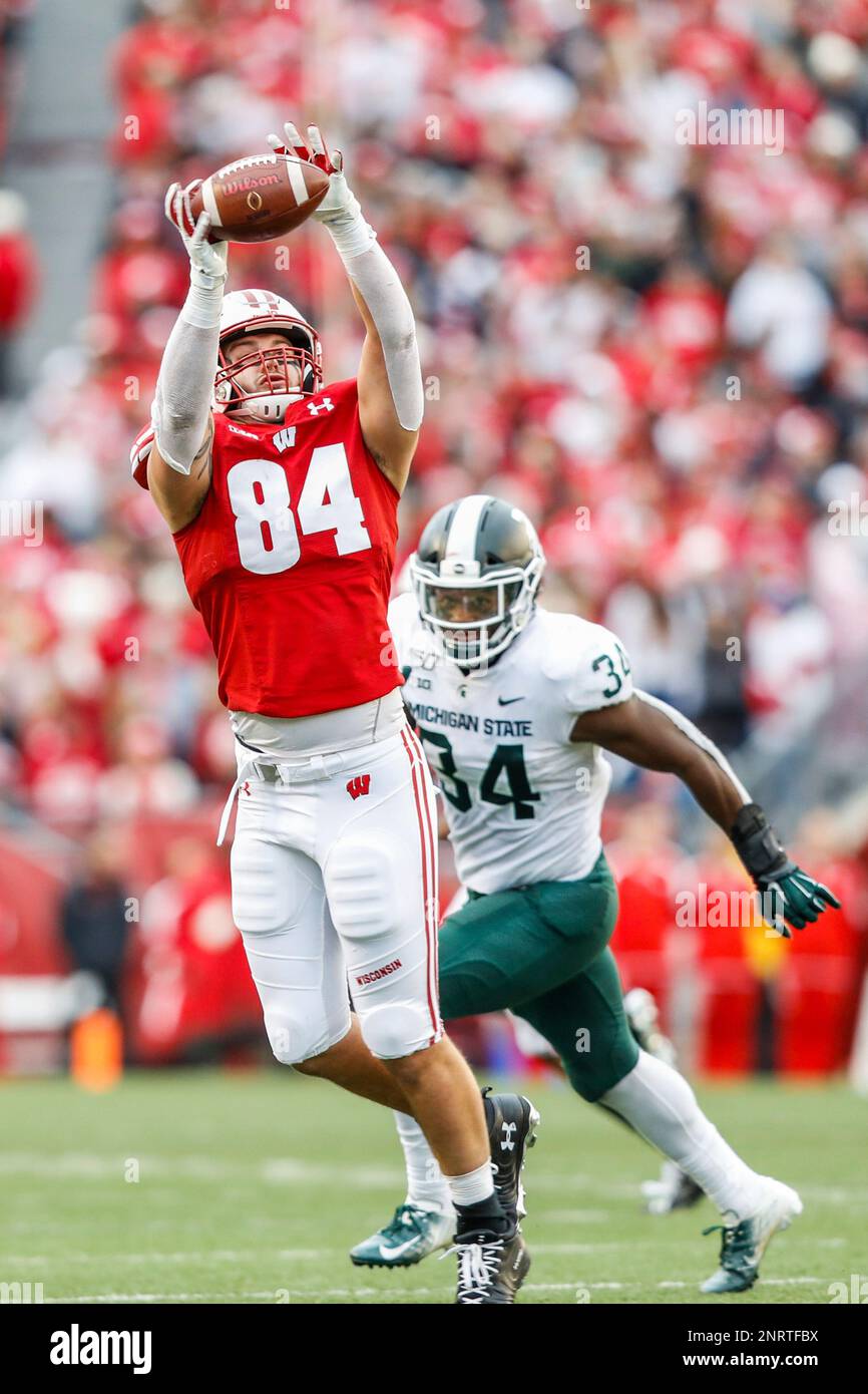 MADISON, WI - OCTOBER 12: Wisconsin tight end Jake Ferguson (84) makes ...