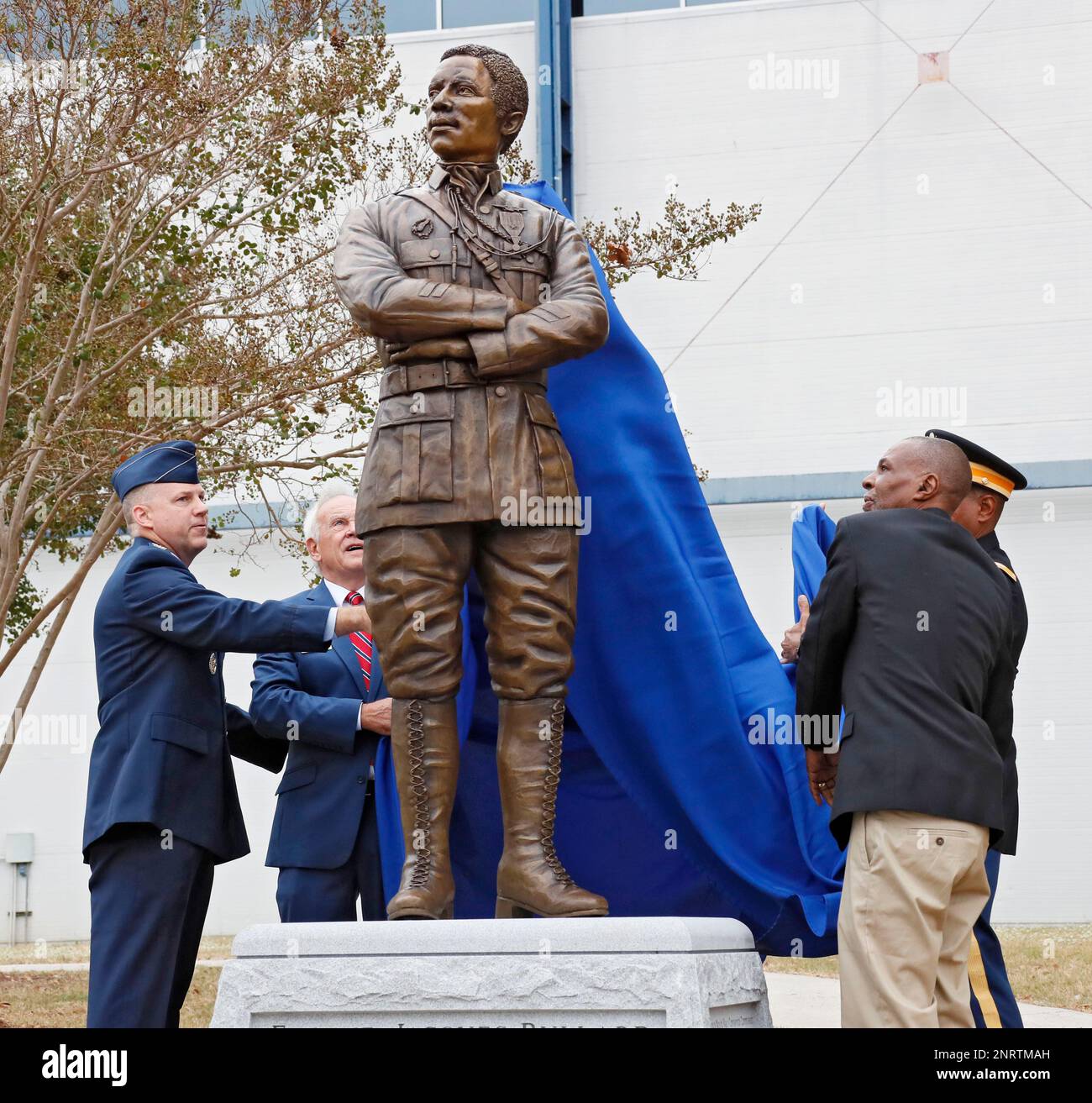 William Bullard (right), a descendant of Eugene Bullard, helped unveil ...