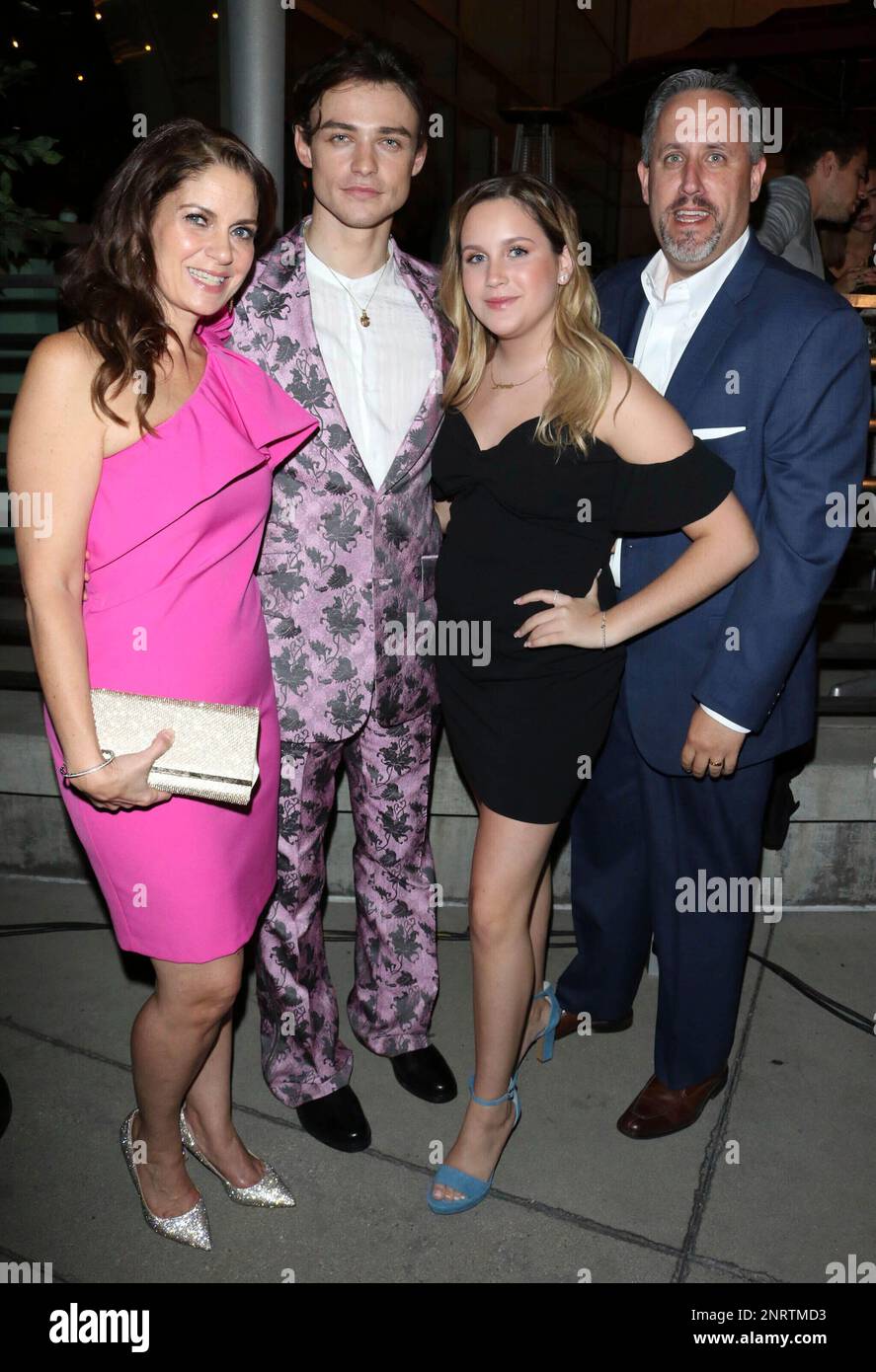 Photo by: Wil R/STAR MAX/IPx 2019 10/10/19 Cheri Golub, Thomas Doherty ...