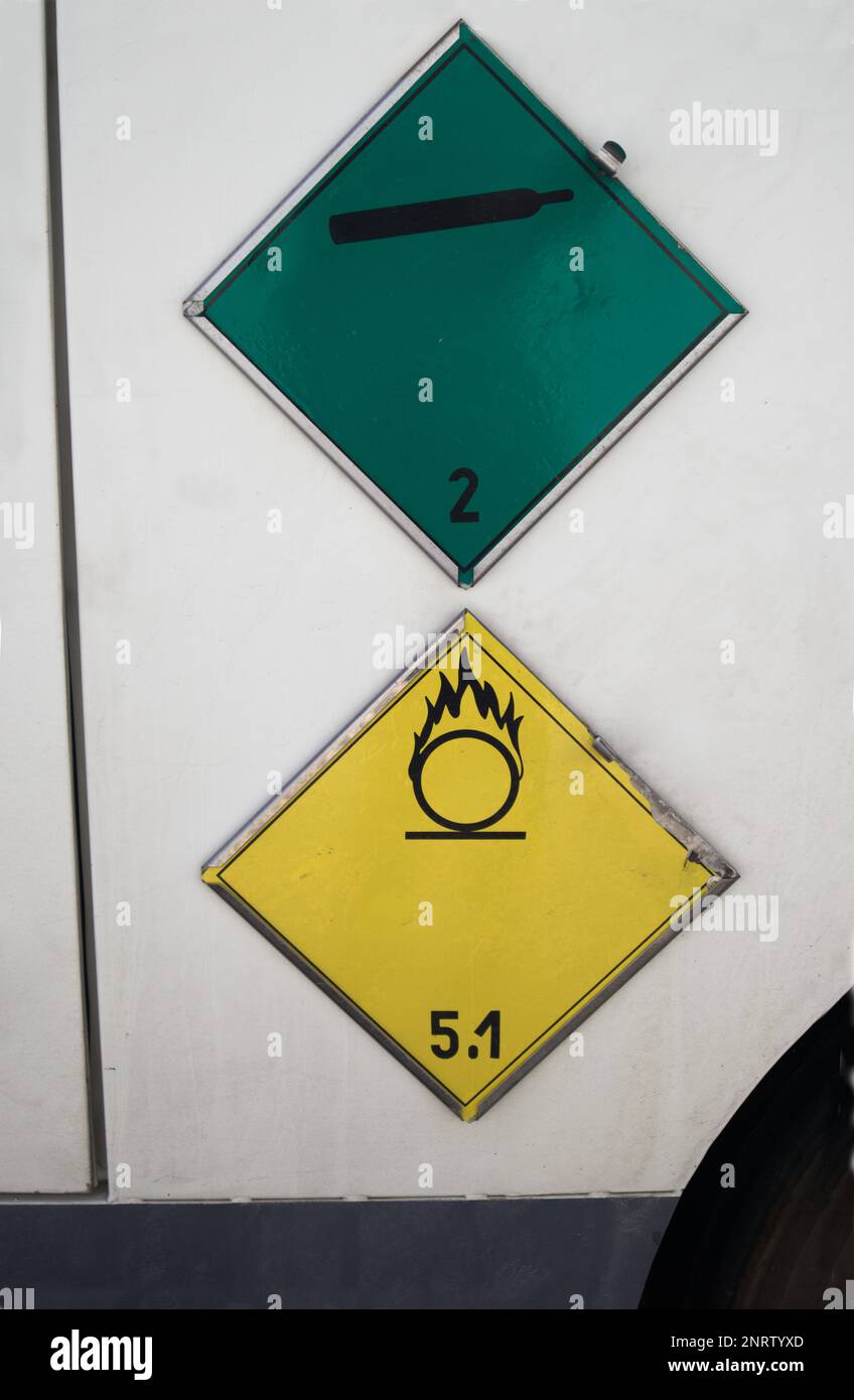 Dangerous goods information plate hi-res stock photography and images ...