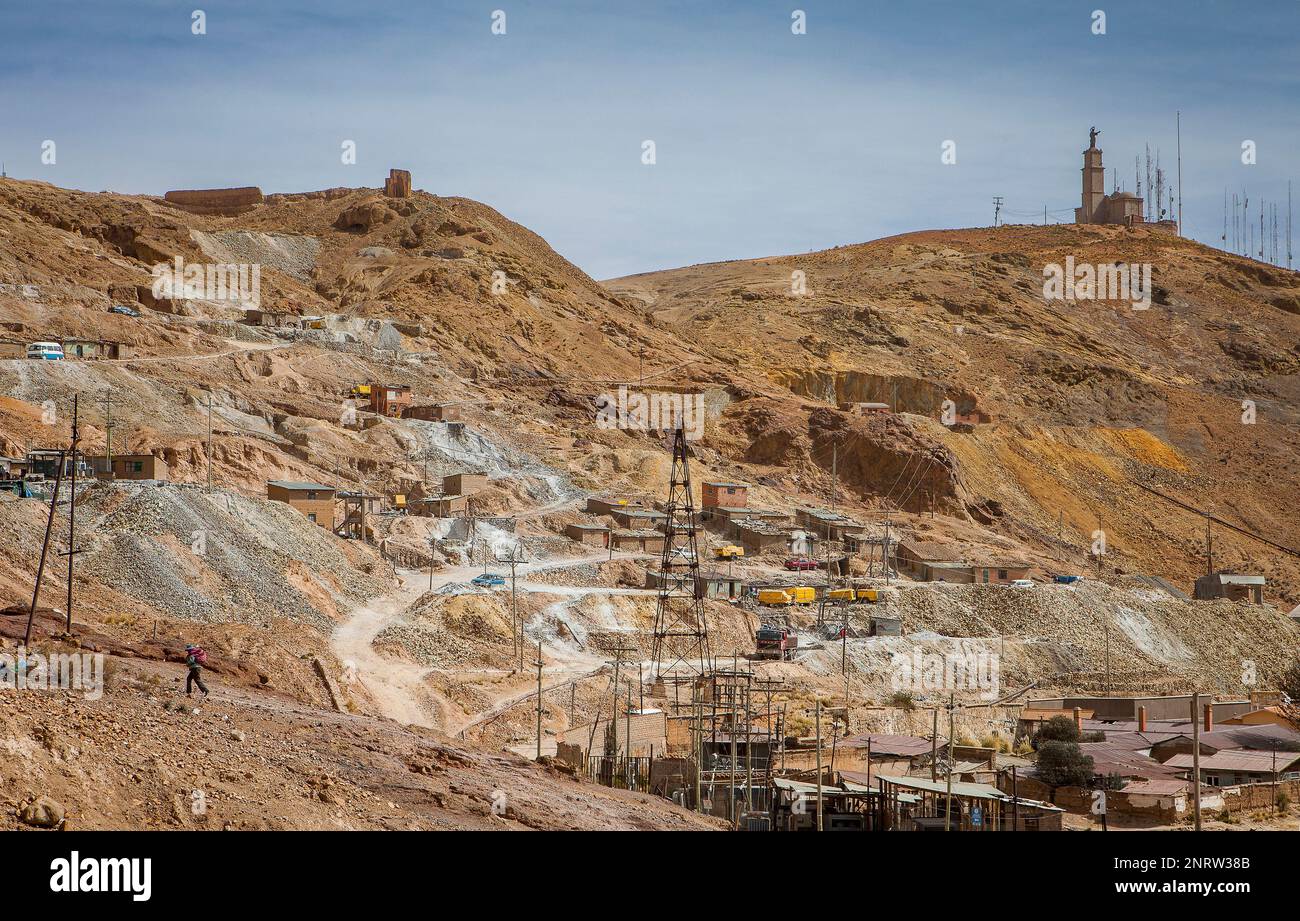 Scene in Pailaviri section, at right and down Pailaviri mine, Cerro ...