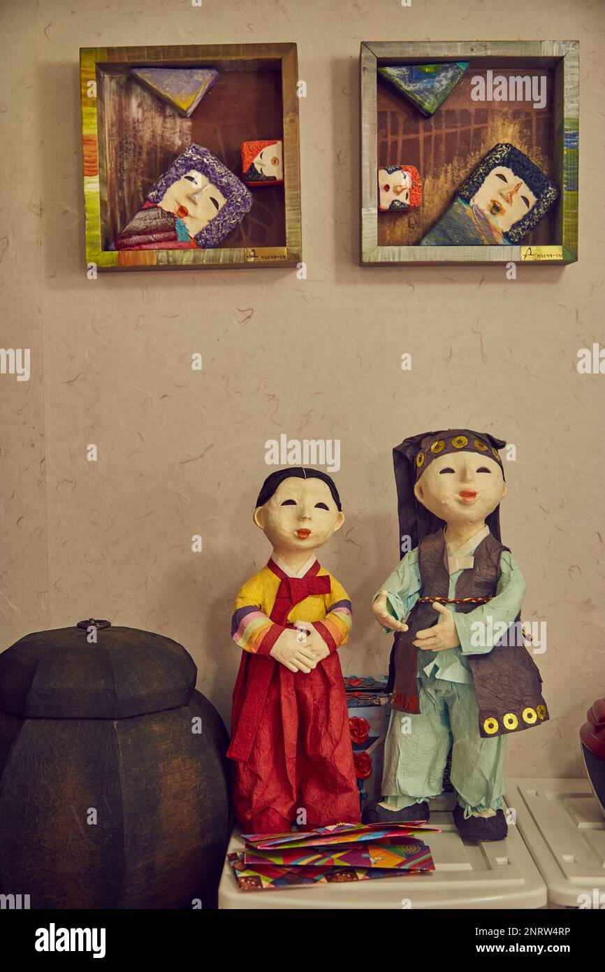 Hanji, traditional Korean paper, paper doll handmade from mulberry ...