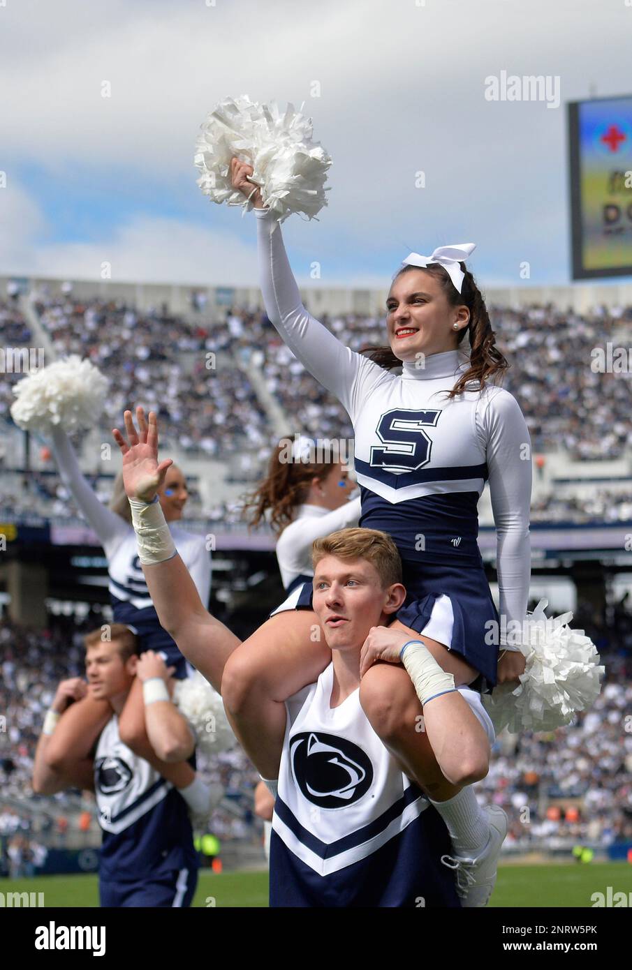 UNIVERSITY PARK, PA - OCTOBER 05: Penn State male and female ...