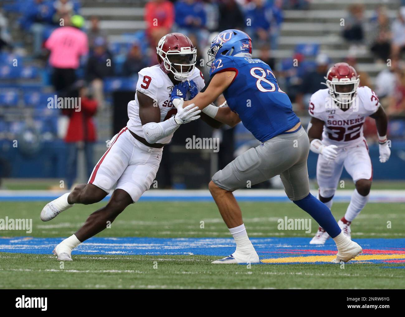 LAWRENCE, KS - OCTOBER 05: Kansas Jayhawks tight end James Sosinski (82 ...