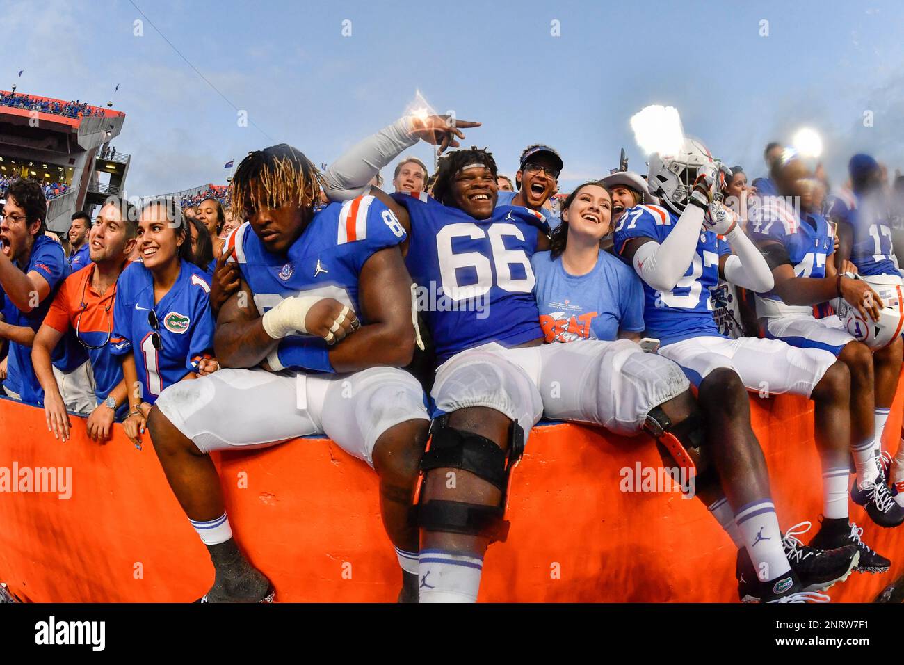 GAINESVILLE, FL - OCTOBER 05: Florida tight end Kemore Gamble (88 ...