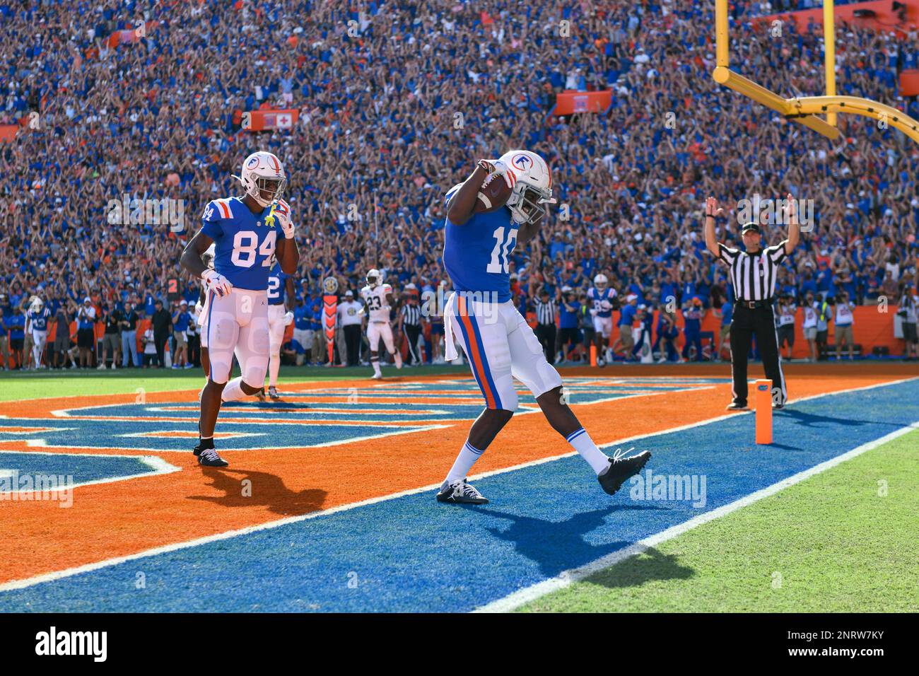 GAINESVILLE, FL - OCTOBER 05: Florida wide receiver Josh Hammond (10 ...