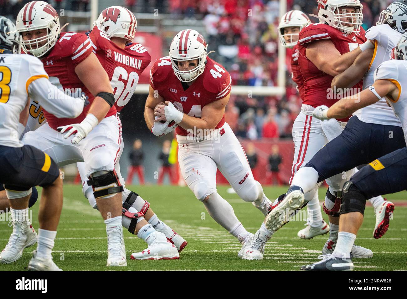 Wisconsin Badgers running back John Chenal (44) carries the ball during ...