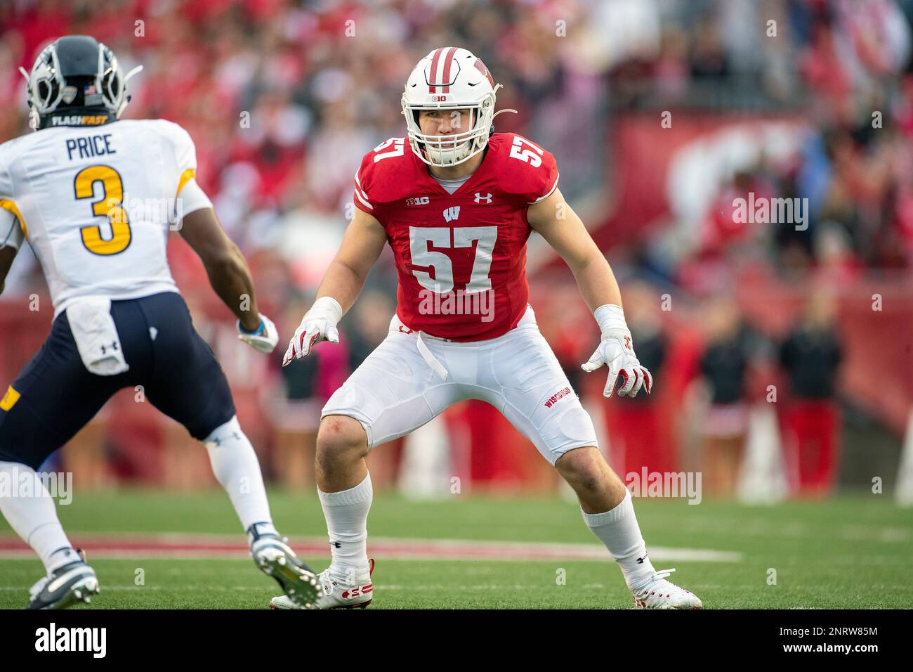 Wisconsin Badgers linebacker Jack Sanborn (57) defends during an NCAA ...