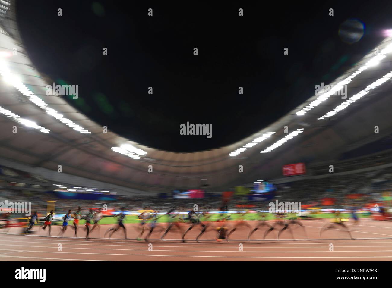 Runners compete during 10,000 METRES in MEN IAAF WORLD ATHLETICS ...