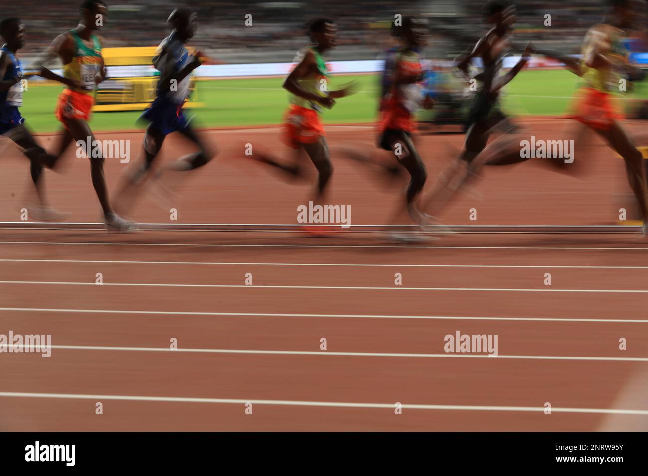 Runners compete during 10,000 METRES in MEN IAAF WORLD ATHLETICS ...