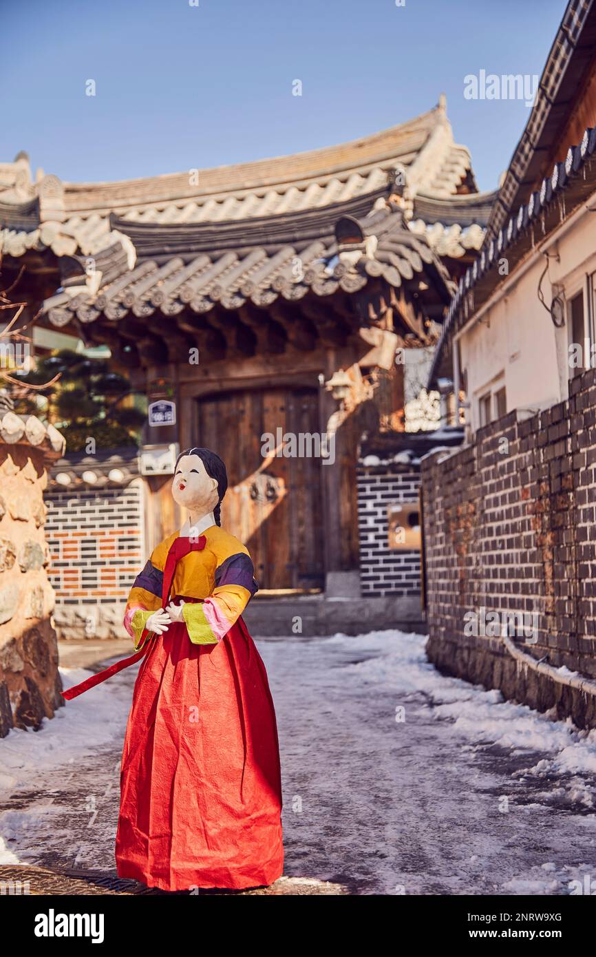 Hanji, traditional Korean paper, paper doll handmade from mulberry ...