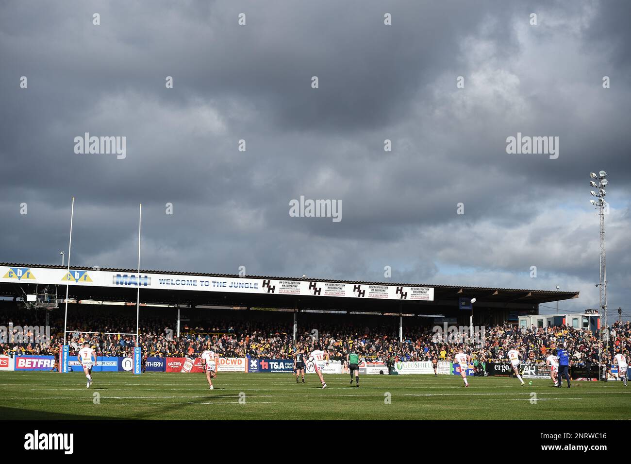 Castleford, England -26th February 2023 - Kick Off general view The ...