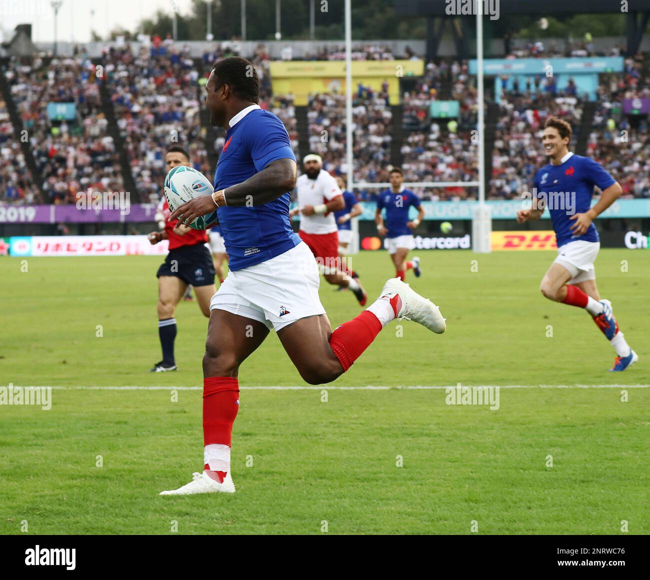 Virimi Vakatawa of France tries in the first half during the Rugby ...