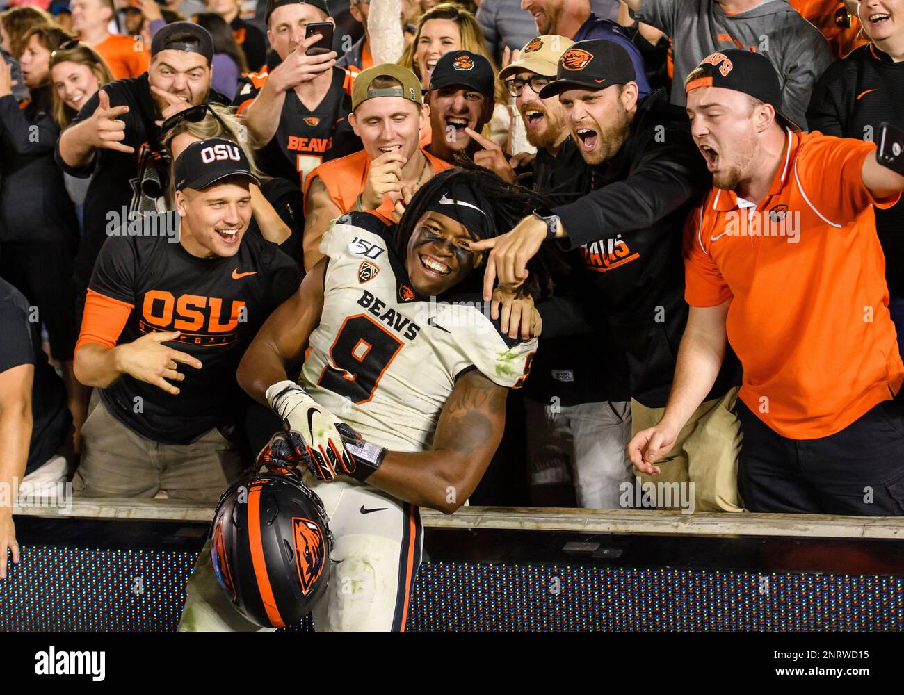 PASADENA, CA - OCTOBER 05: Oregon State Beavers linebacker Hamilcar ...