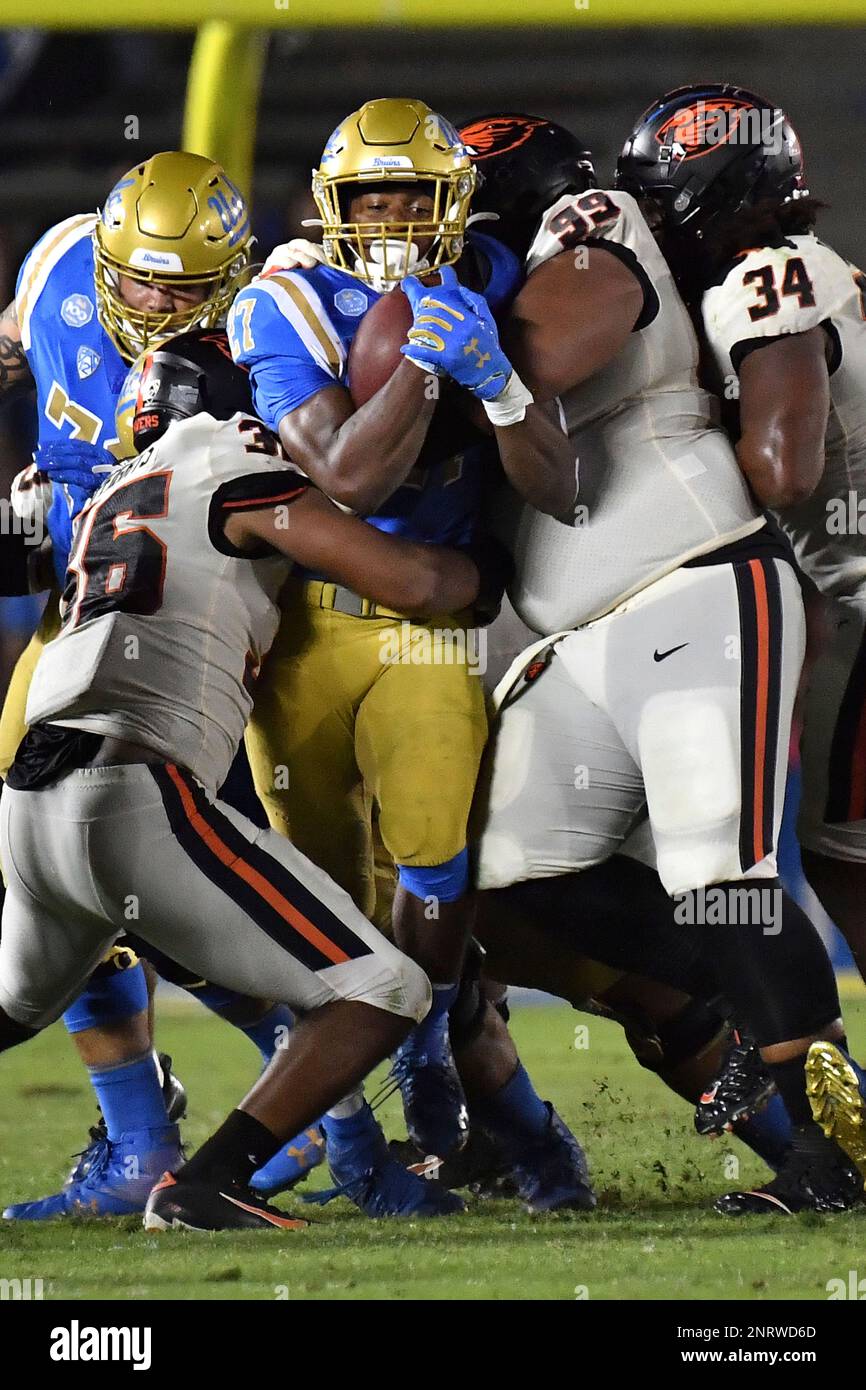 October 5, 2019 Pasadena, CA.UCLA Bruins running back Joshua Kelley (27 ...