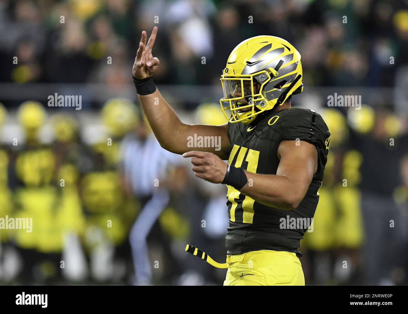 EUGENE, OR - OCTOBER 05: Oregon Ducks ILB Isaac Slade-Matautia (41 ...