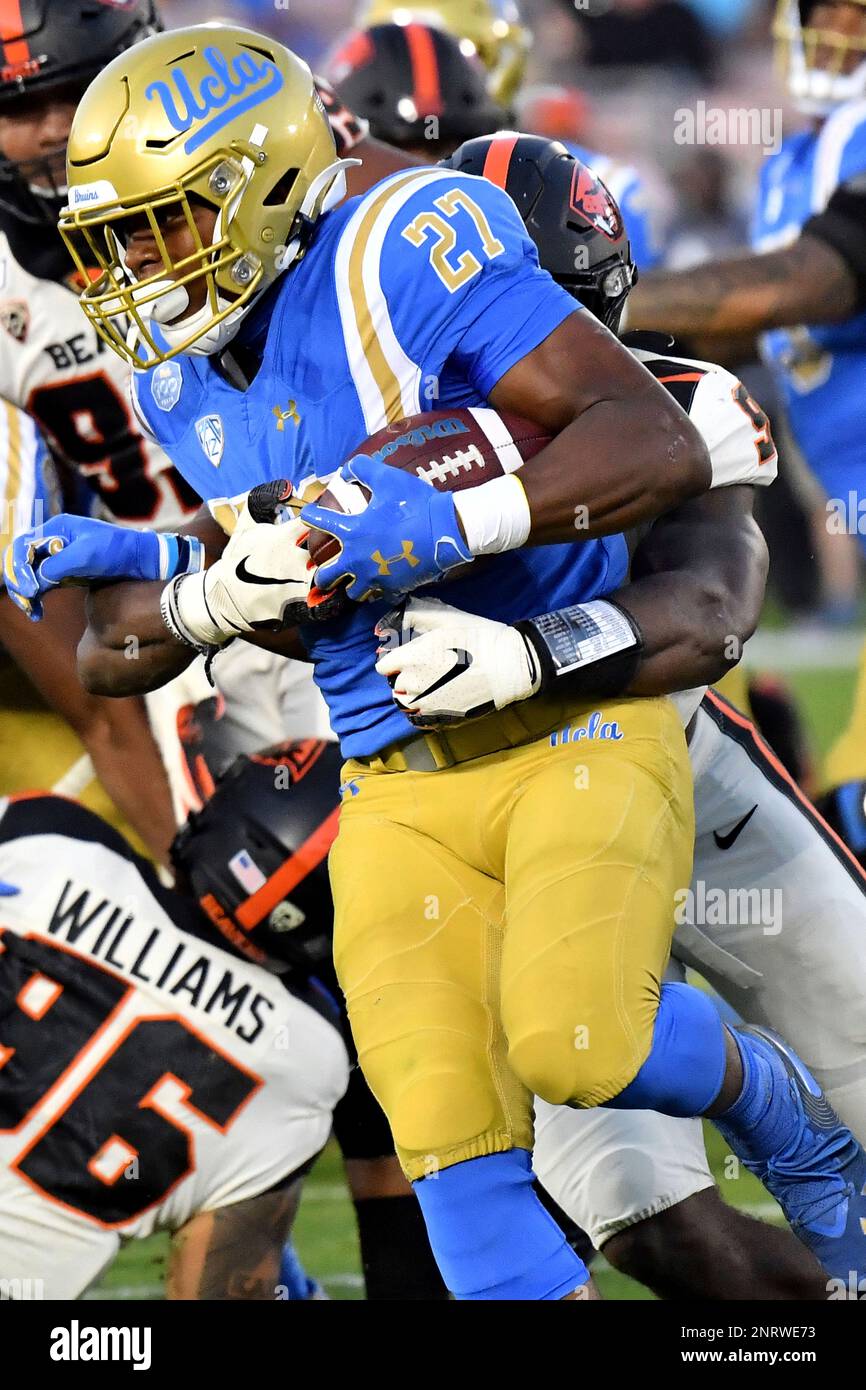 October 5, 2019 Pasadena, CA.UCLA Bruins running back Joshua Kelley (27 ...