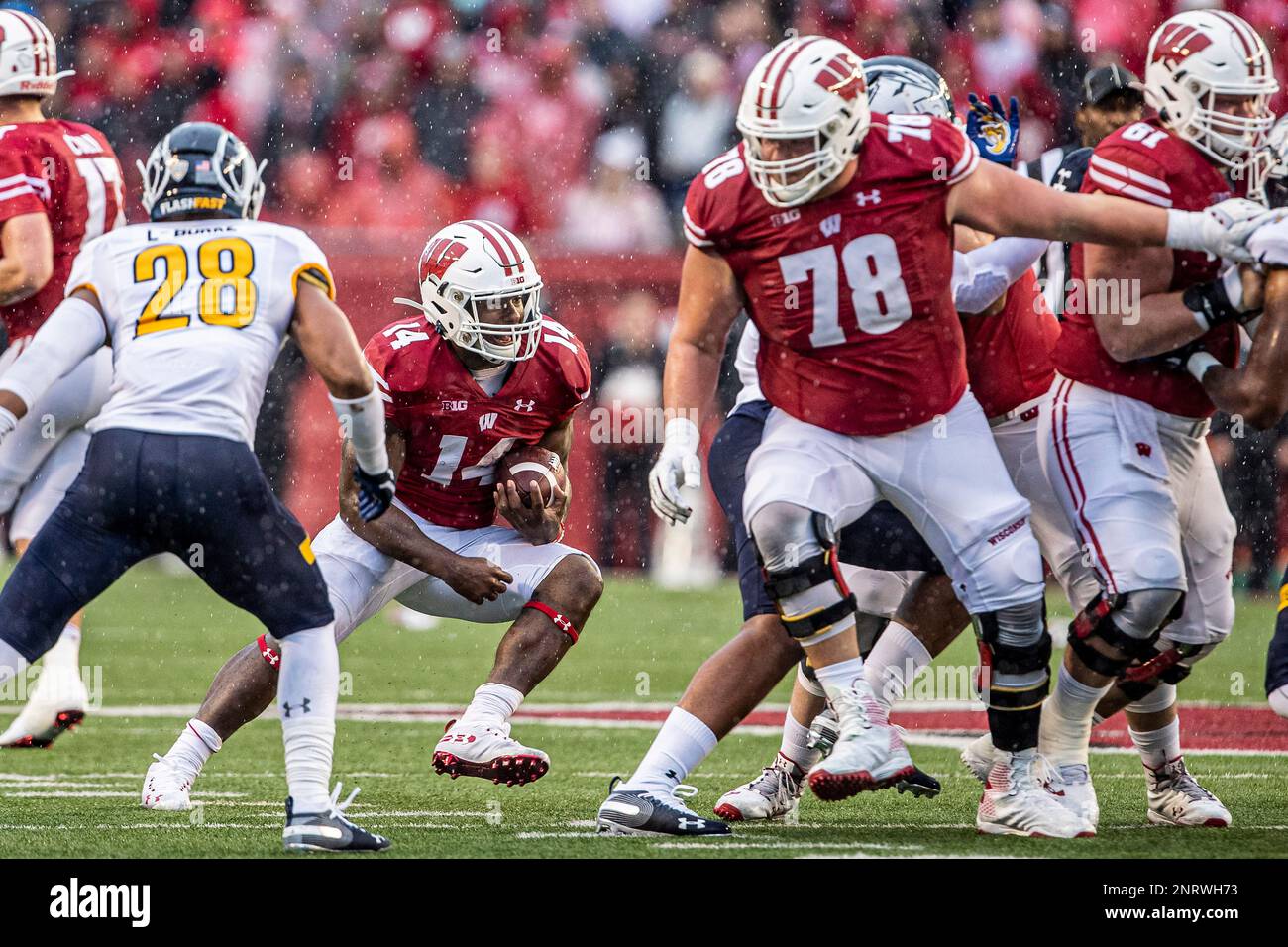 MADISON, WI - OCTOBER 05: Wisconsin Badgers running back Nakia Watson ...
