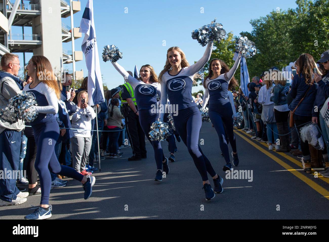 UNIVERSITY PARK, PA - OCTOBER 05: The Penn State Nittany Lions Dance ...