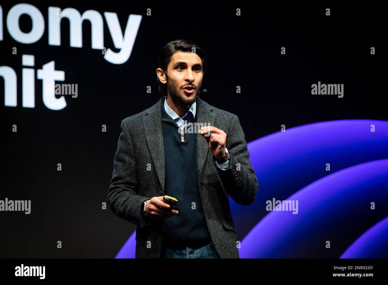 Location of the speakers chair hi-res stock photography and images - Alamy