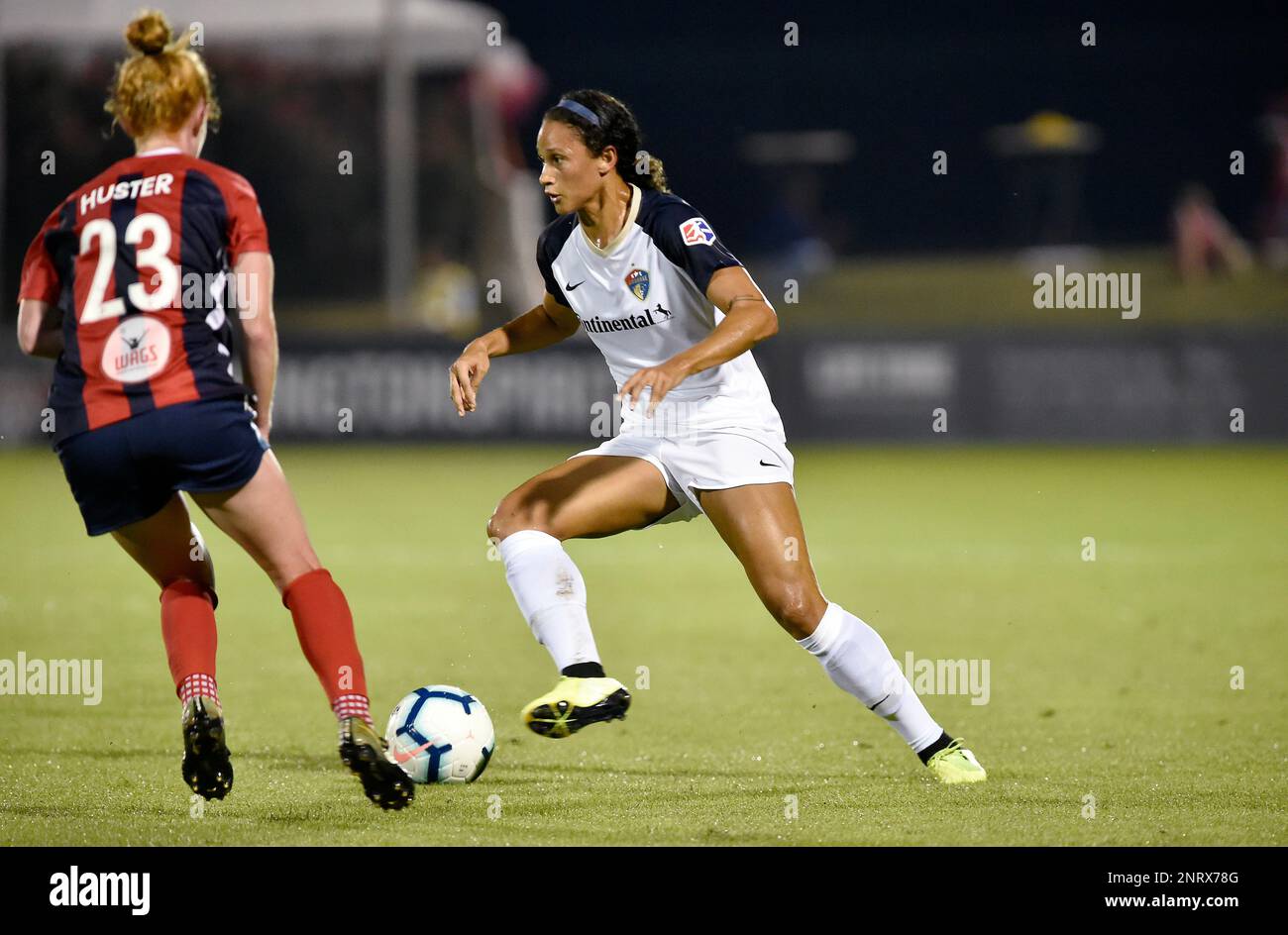 BOYDS, MD - SEPTEMBER 28: North Carolina Courage forward Lynn Williams ...